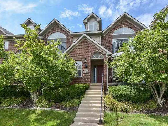Condominium Ann Arbor, MI 120 W Oakbrook Dr