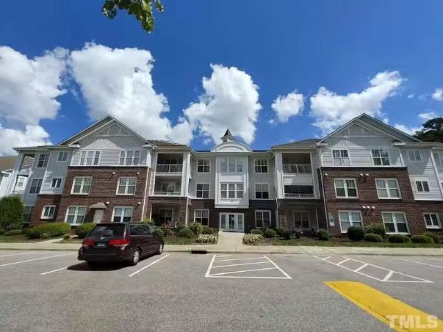 Condominium Apex, NC 222 Eyam Hall Ln #222