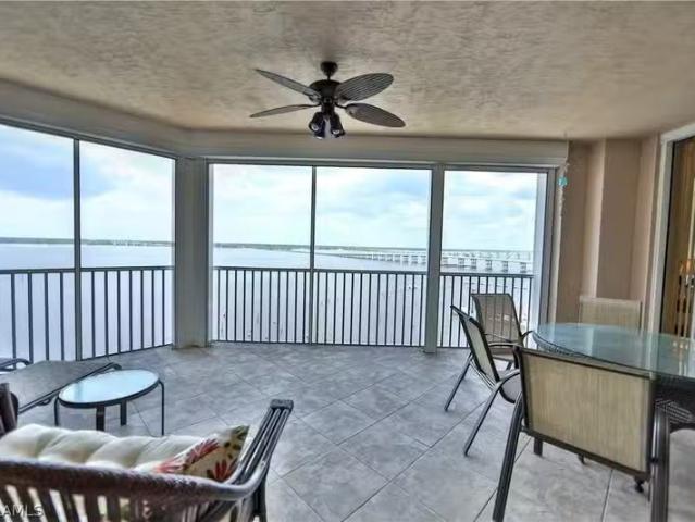 Condominium, Contemporary, High Rise Fort Myers, FL 2090 W.