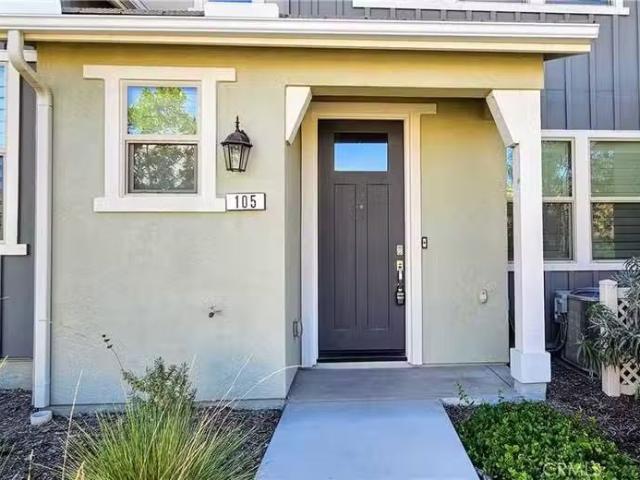 Condominium Corona, CA 2521 Verna Dr #105