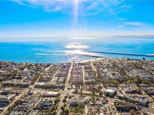 Condominium Corona del Mar, CA 415 Marguerite Ave