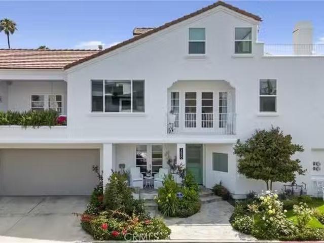 Condominium Corona del Mar, CA 2830 2nd Ave