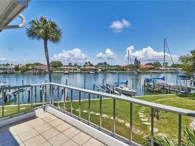 Condominium CLEARWATER, FL 311 Island Way #203