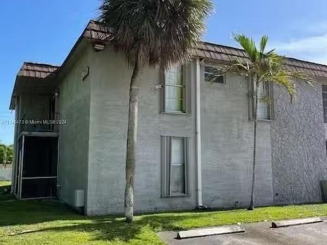 Condominium, Garden Apartment Miami, FL 10399 N Kendall Dr.