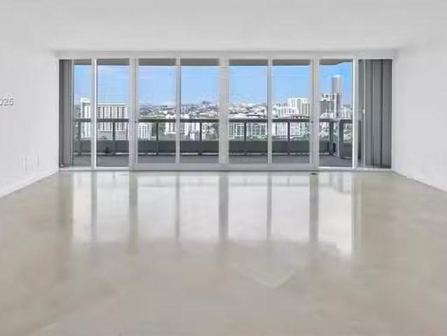 Condominium, High Rise Miami, FL 1643 Brickell Ave #2406