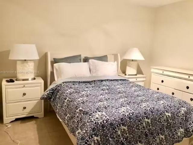Condominium Key Biscayne, FL 100 Sunrise Dr #6