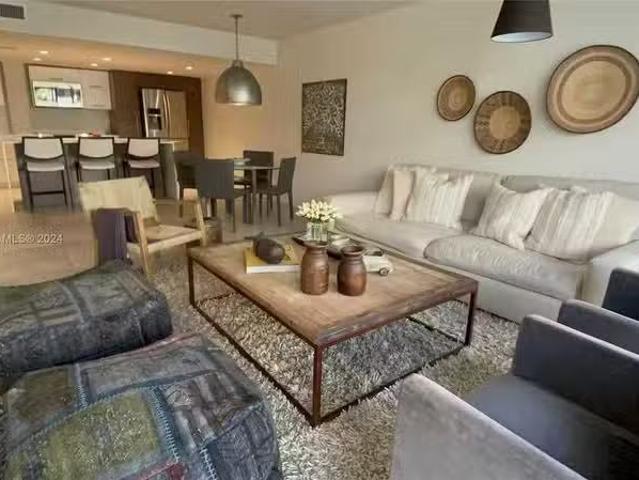 Condominium Key Biscayne, FL 150 Ocean Lane Dr #3F