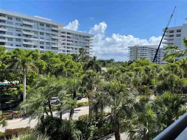 Condominium Key Biscayne, FL 170 Ocean Lane Dr #504