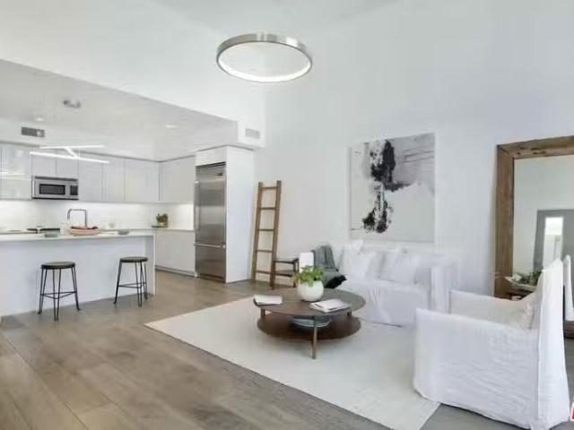 Condominium, Low Rise, Contemporary Santa Monica, CA 1433 1.