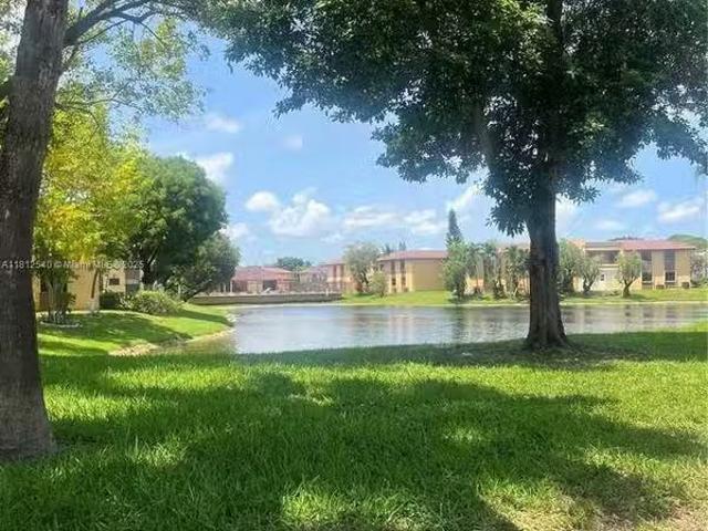 Condominium Miami, FL 10891 Nw 7th St #11 31