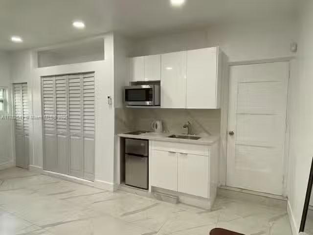 Condominium North Miami Beach, FL 1901 Ne 186th Dr #1