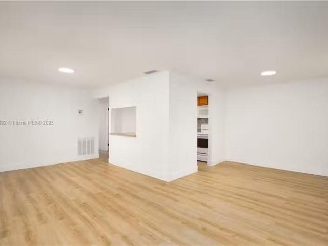 Condominium Port Charlotte, FL 22291 Westchester Blvd #405