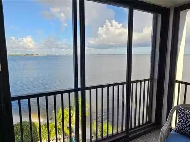 Condominium SARASOTA, FL 11 Sunset Dr #601