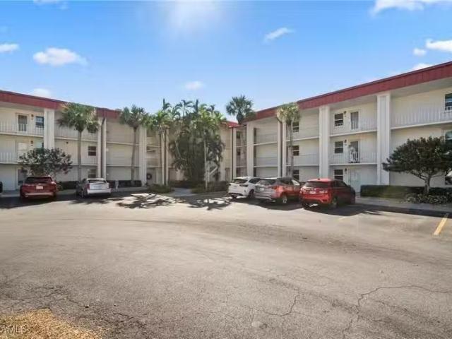 Condominium, See Remarks, Low Rise Fort Myers, FL 1700 Pine.