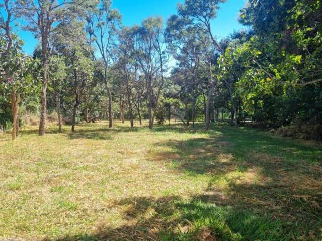 CONDOMINIO MANSÕES ITAIPU.LOTE GRANDE,PLANO,VISTA PARA NATUREZA,MAIS DE 2300M2 R$990 MIL