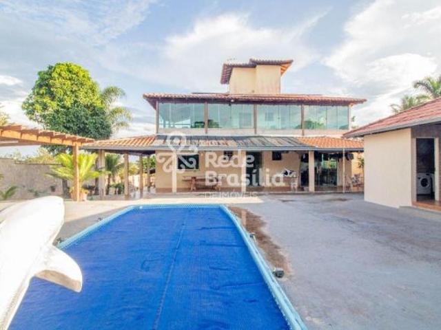 Condomínio Ouro Vermelho I Casa à venda, 6 quartos, sendo 3 suítes. Jardim Botânico