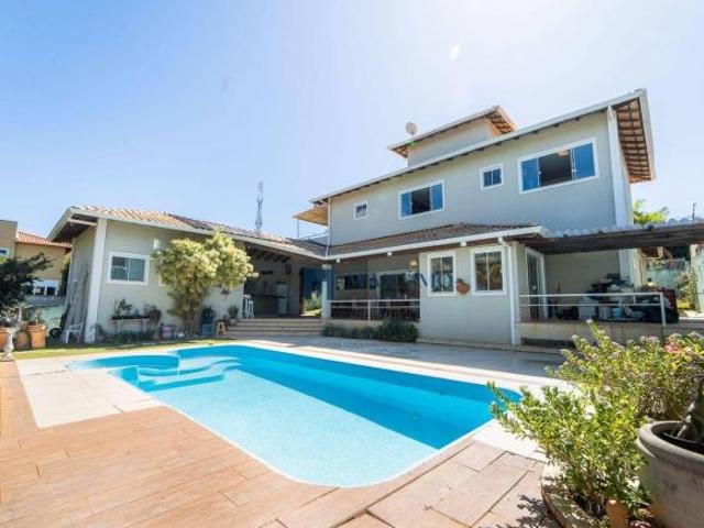 Condomínio Ouro Vermelho I, casa 4 suítes, 506m² Útil Jardim Botânico
