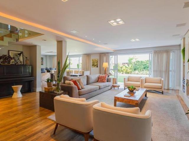 CONDOMINIO ATMOSFERA CASA MOBILIADA DE 4 SUÍTES COM 4 VAGAS