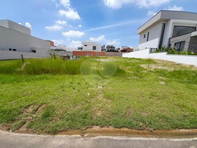 Condomínio à venda em Pinheirinho SP