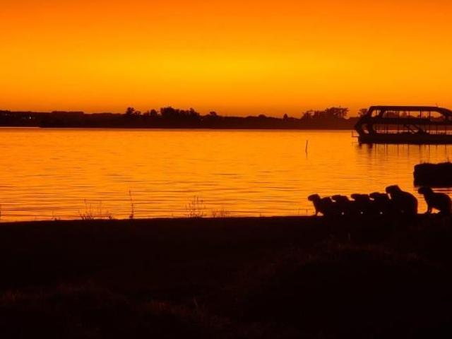 Condomínio beira lago Paranoá. Fração escriturada com acesso ao lago