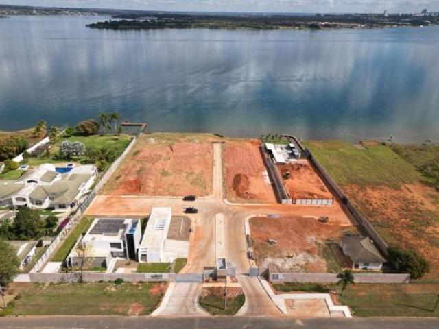 Condomínio beira lago Paranoá. Fração escriturada com acesso ao lago