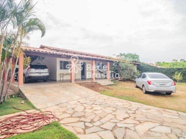 Condomínio Belvedere Green Casa à venda, térrea, 3 quartos, sendo 1 suíte, Jardim Botânico