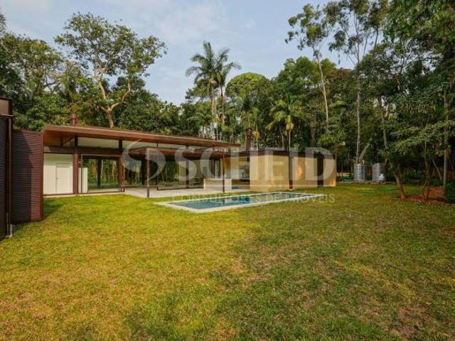 Condomínio Chácara Flora. Casa NovaTérrea moderna de vidro