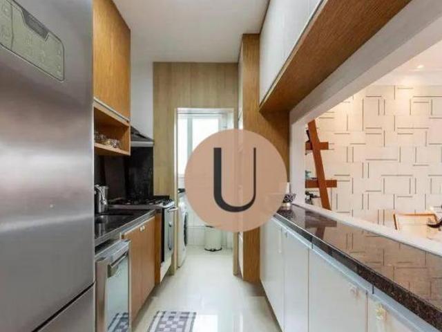 Condomínio clube. Apartamento mobiliado com 2 dormitórios, suíte, à venda, 70 m² no Itaim Bibi São