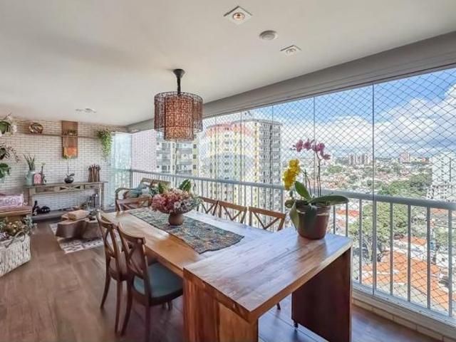 Condomínio clube e apartamento magnífico na Vila Gumercindo!