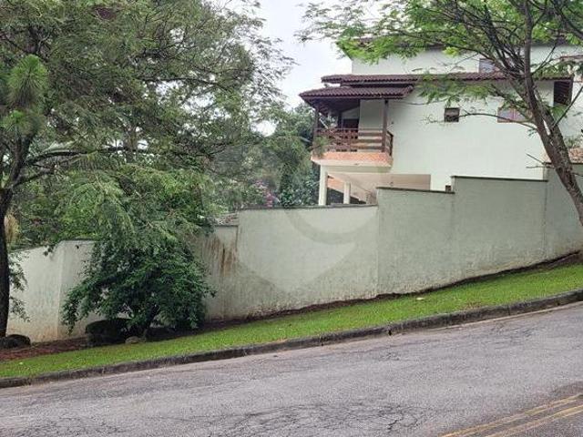 Condomínio com 4 quartos à venda em Caraguatá SP
