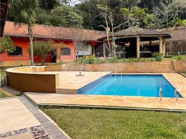 Condomínio com 4 quartos à venda em Caraguatá SP
