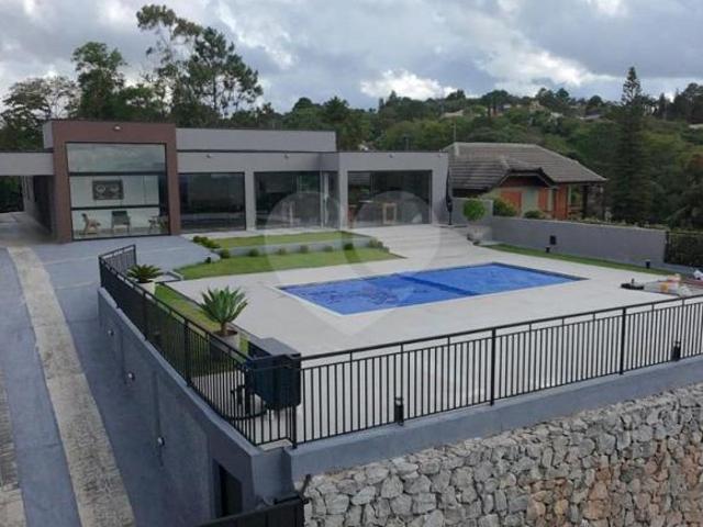 Condomínio com 4 quartos à venda em Caraguatá SP