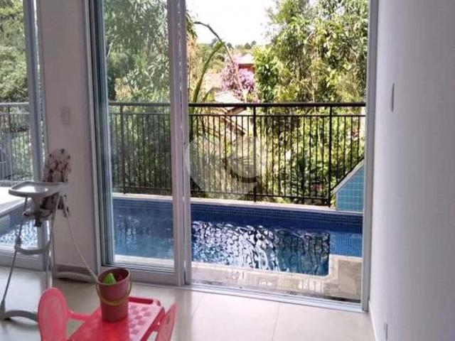 Condomínio com 4 quartos à venda em Caraguatá SP