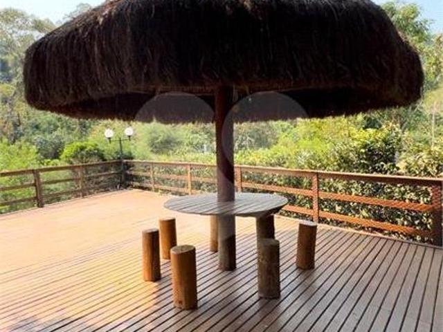 Condomínio com 4 quartos à venda em Caraguatá SP