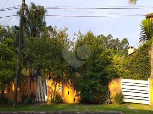 Condomínio com 4 quartos à venda em Caraguatá SP