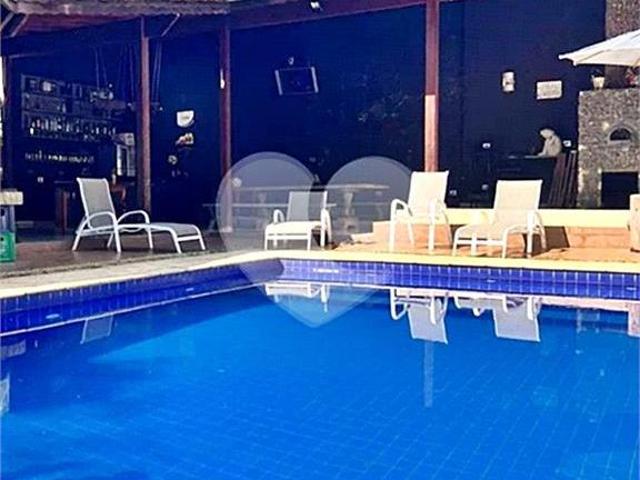 Condomínio com 4 quartos à venda em Caraguatá SP