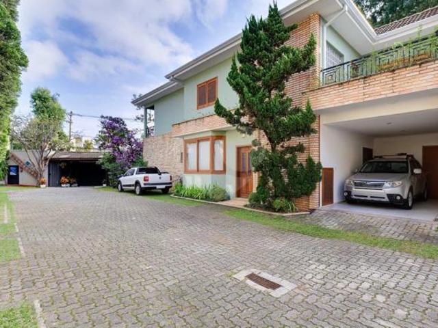 Casa à venda com 4 quartos, sendo 2 suítes, no condomínio Residencial Granja Julieta, São Paulo