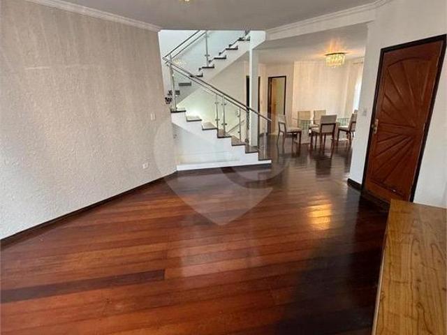Condomínio com 4 quartos à venda em Jardim das cerejeiras SP