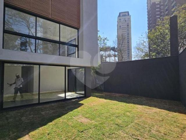 Condomínio com 4 quartos à venda em Jardim panorama SP
