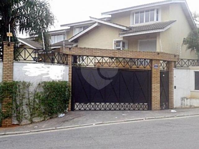Condomínio com 4 quartos à venda em Jardim peri SP