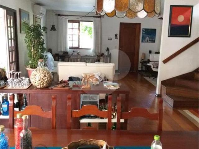 Condomínio com 4 quartos à venda em Jardim rosa maria SP