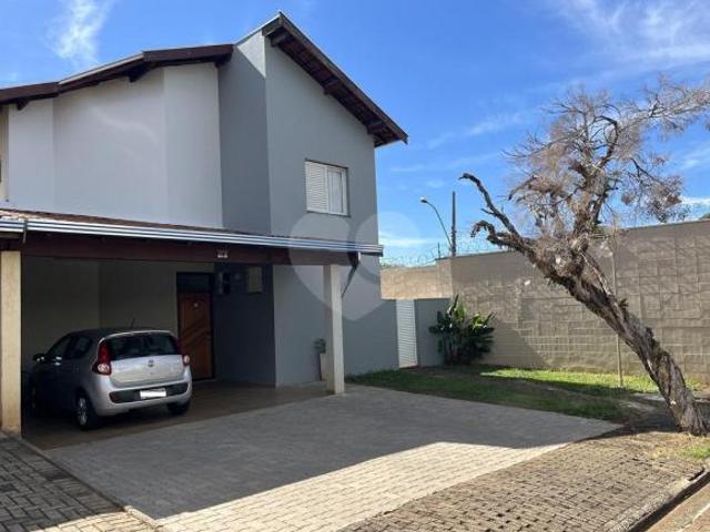 Casa à venda com 4 quartos, sendo 1 suíte, no condomínio Grand Ville, São Carlos