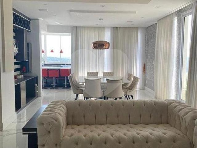 Condomínio com 4 quartos à venda em Parque residencial itapeti SP