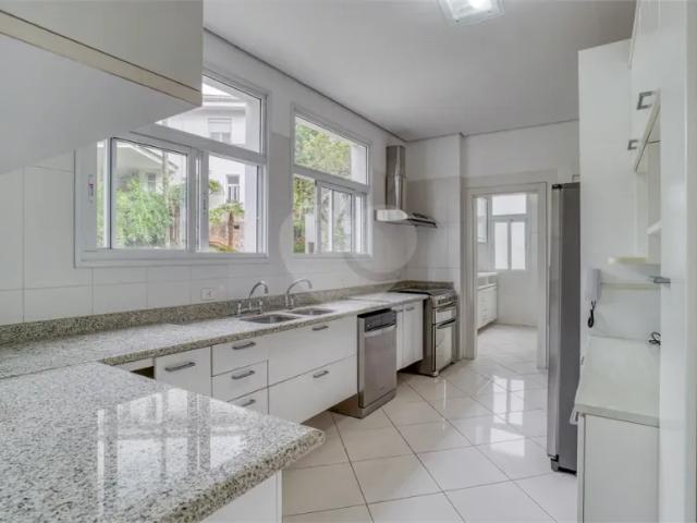 Casa à venda ou para alugar com 4 suítes no condomínio Villa di San Marino, São Paulo SP