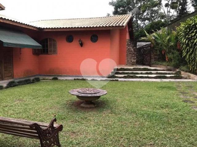 Condomínio com 5 quartos à venda em Caraguatá SP