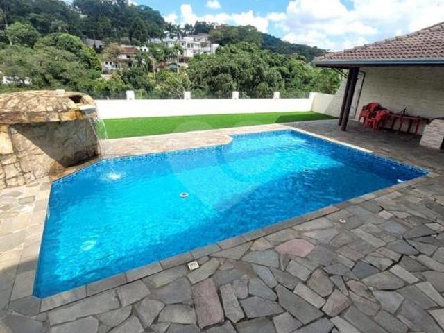 Condomínio com 5 quartos à venda em Caraguatá SP