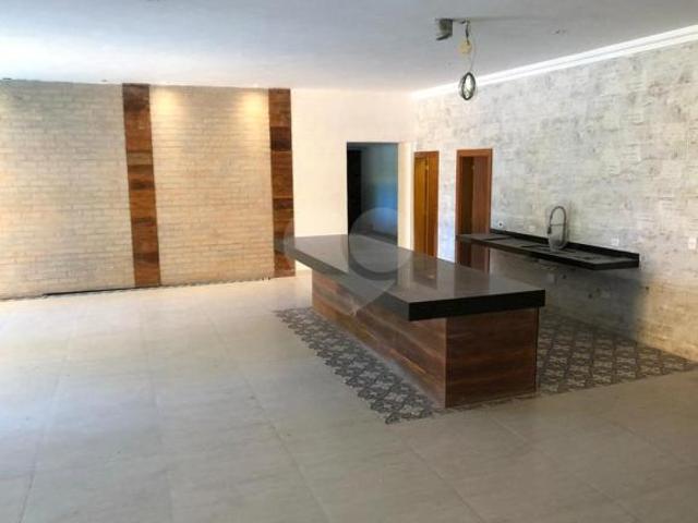 Condomínio com 5 quartos à venda em Caraguatá SP
