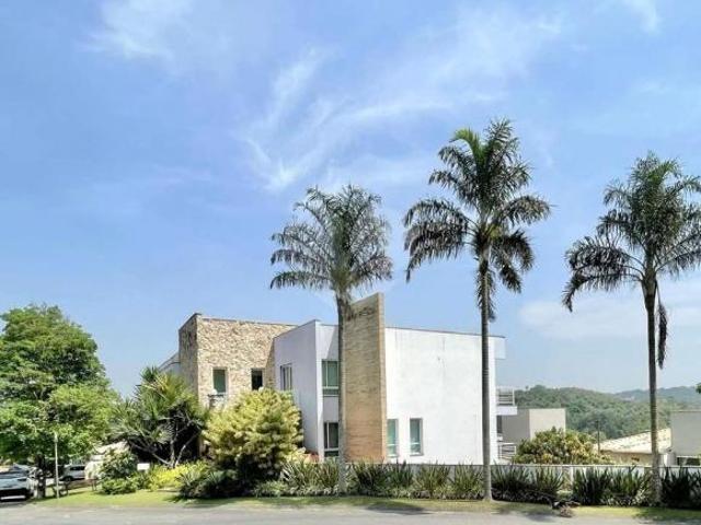 Condomínio com 6 quartos à venda em Golf Park SP