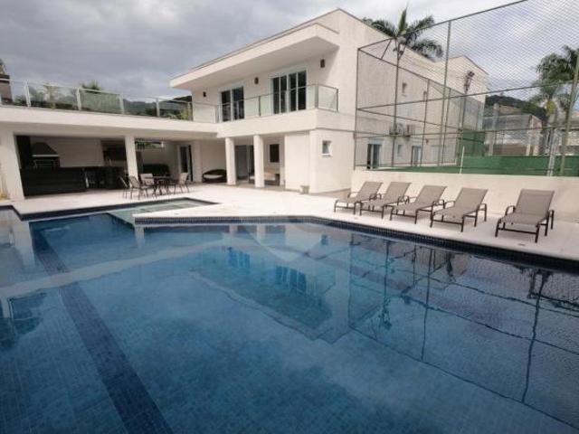 Condomínio com 6 quartos à venda em Jardim Acapulco SP