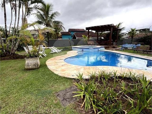 Condomínio com 6 quartos à venda em Morada da praia SP